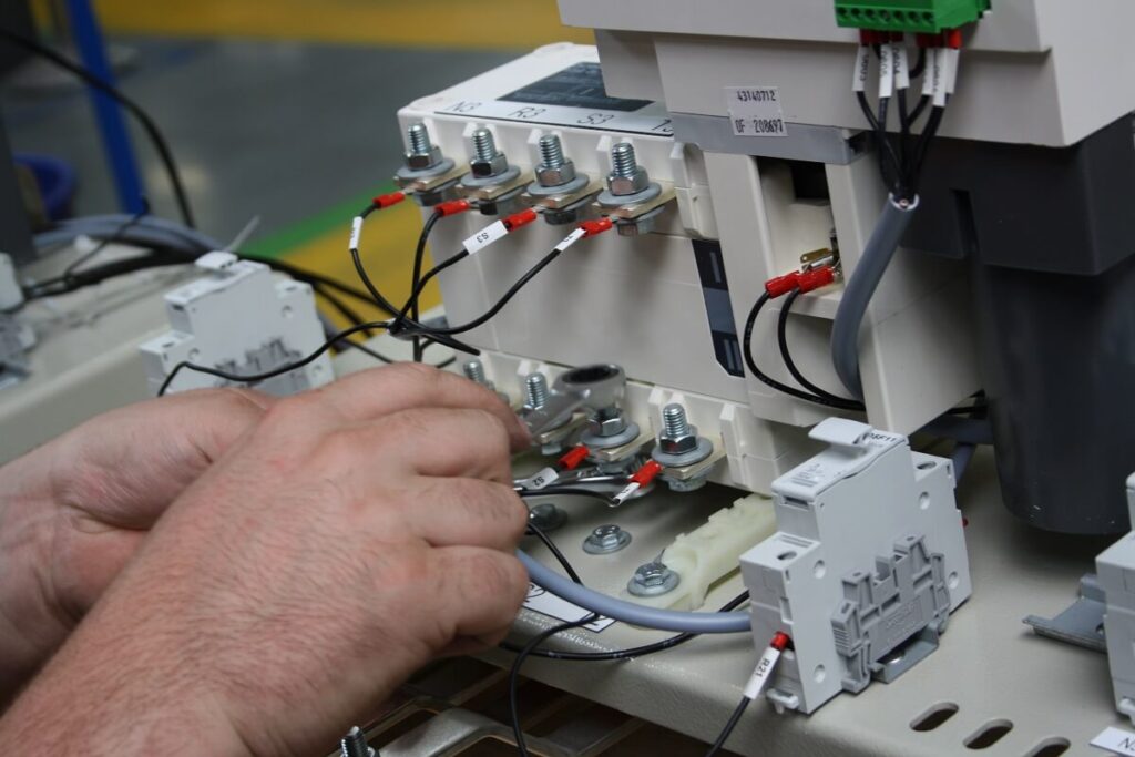 OEM : Standard production solutions | Power Control & Distribution